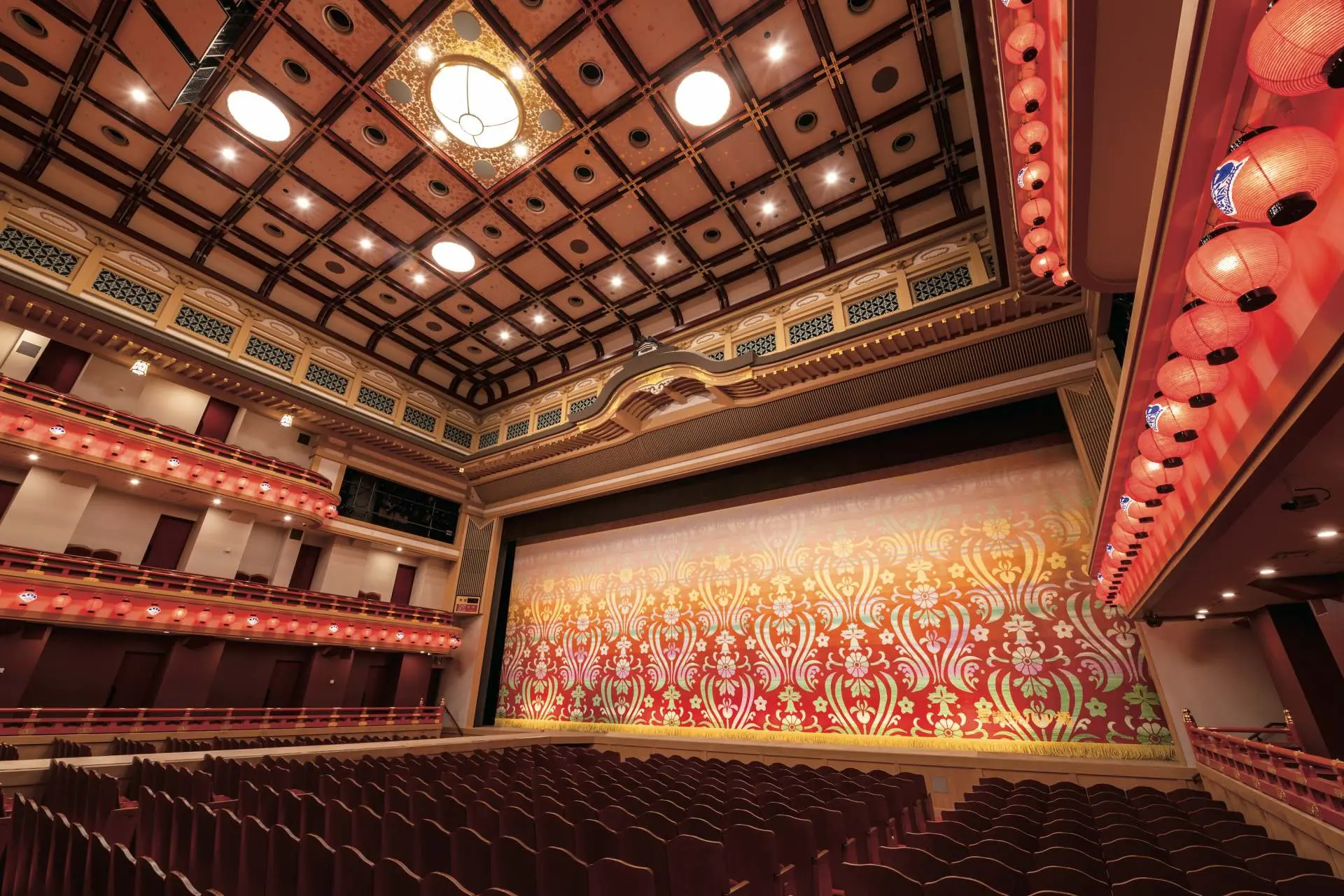 The oldest theatre in Japan, built in the birthplace of Kabuki | GOOD ...