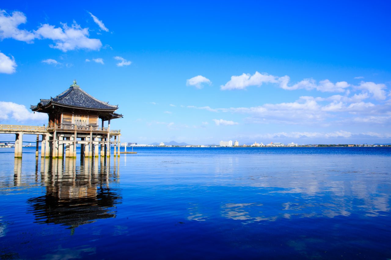All the Thrills of Winter Sports and Jaw-Dropping Views over Lake Biwa ...