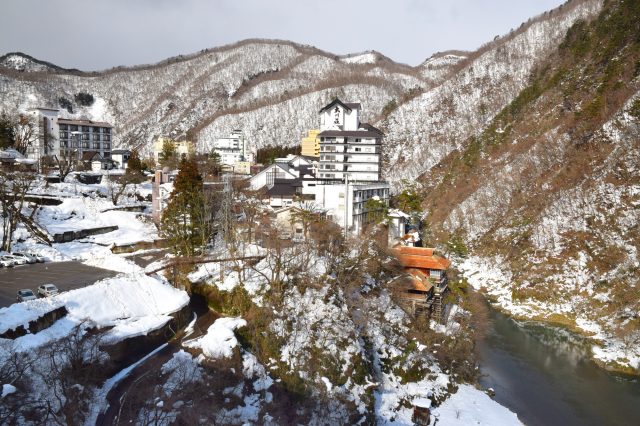 See the Beauty of Japan Blanketed in Snow! Top 15 Scenic Winter Escapes ...