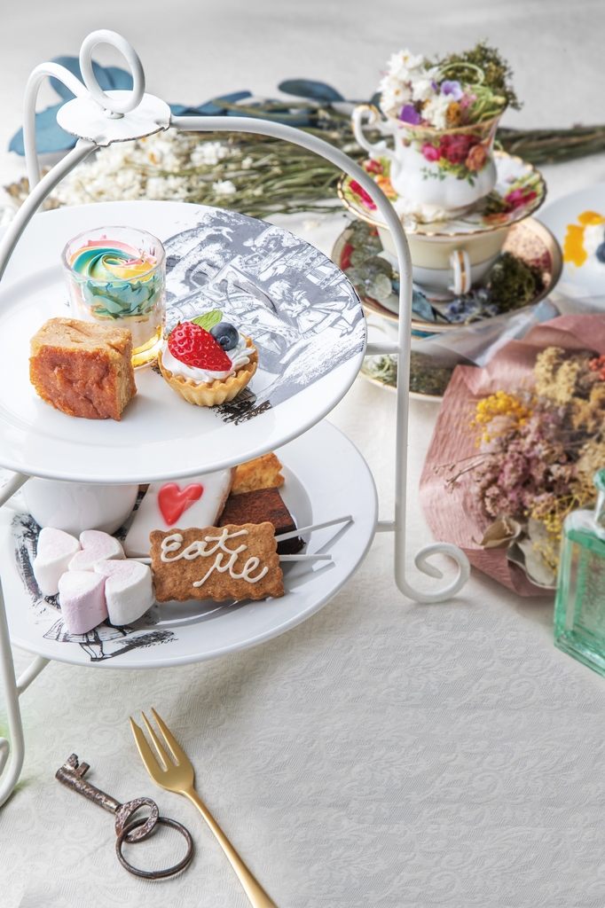 Alice in fantasy book - Alice’s Fantasy Restaurant - - What to Eat ...