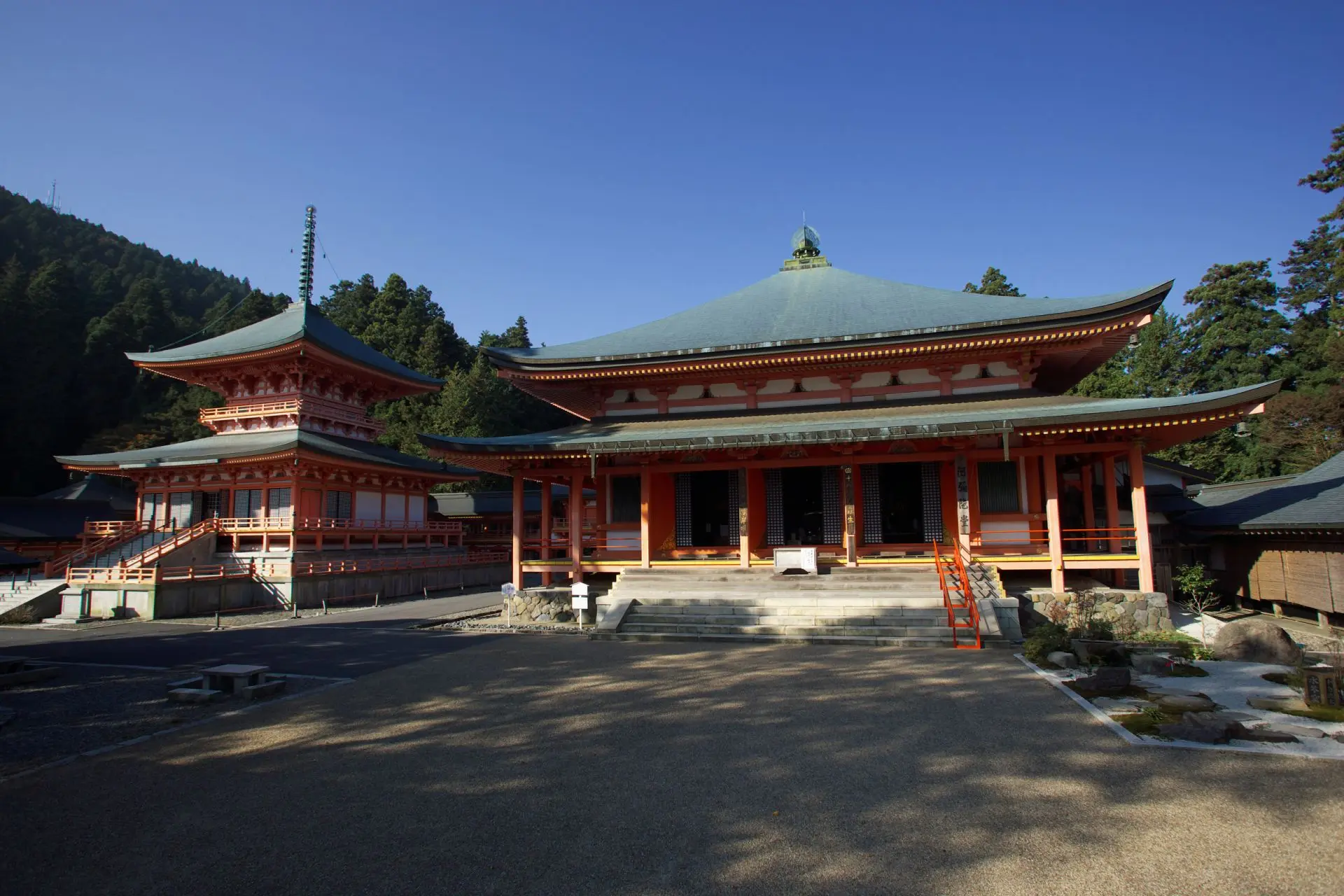 The Head Temple of the Tendai Sect, Mt. Hiei (Hieizan) Enryakuji Temple ...