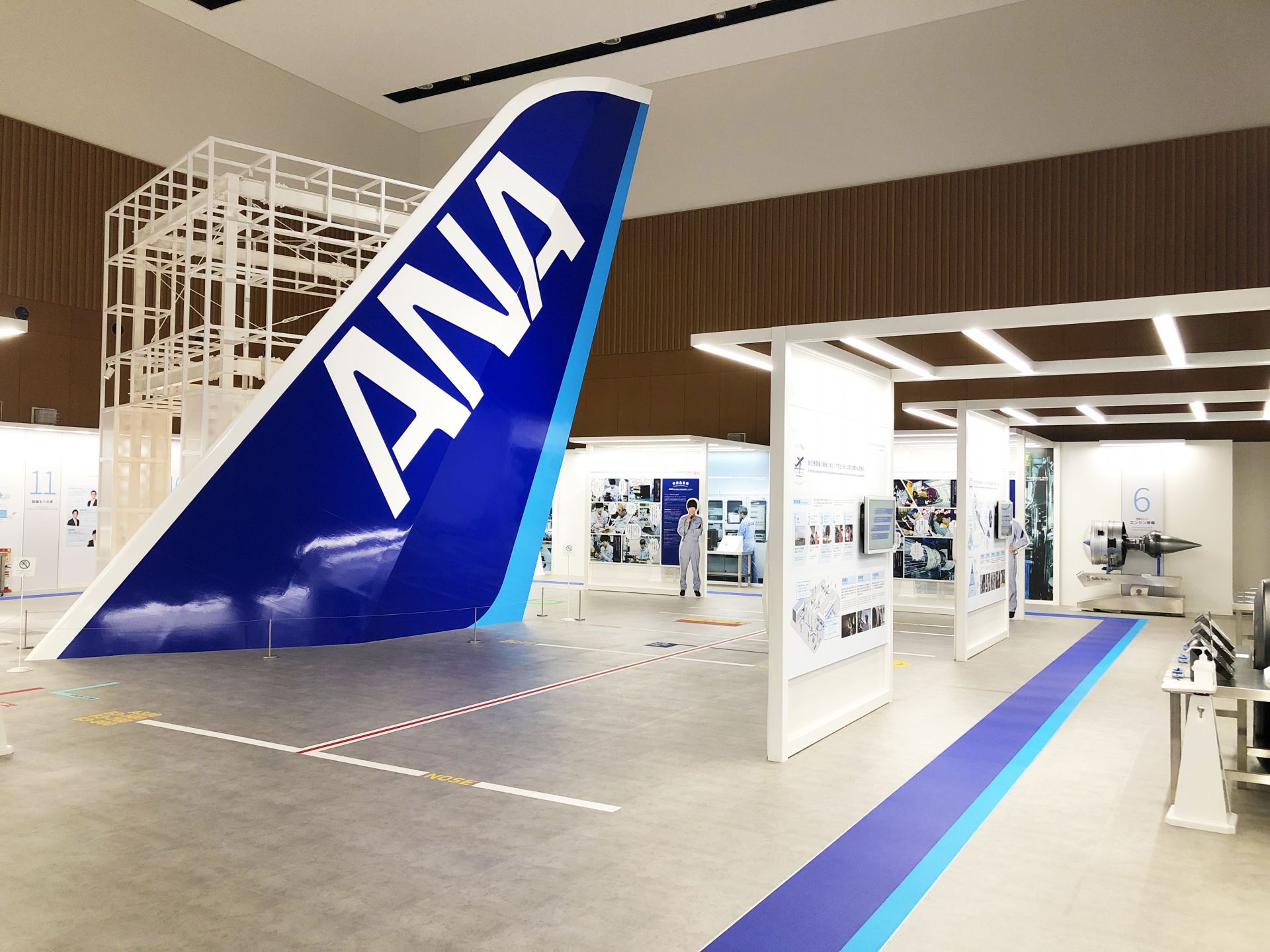 ANA Blue Hangar Tour - Must-See, Access, Hours & Price | GOOD LUCK TRIP