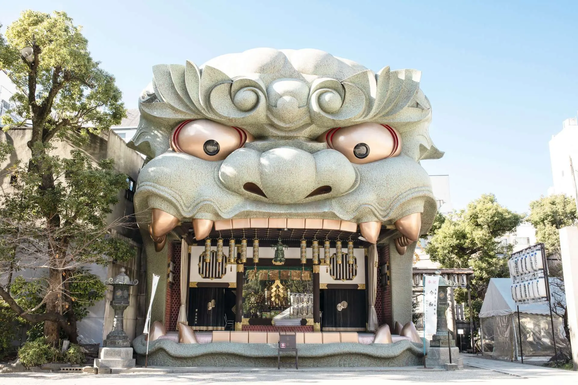 Namba Yasaka Shrine - Must-See, Access, Hours & Price | GOOD LUCK TRIP