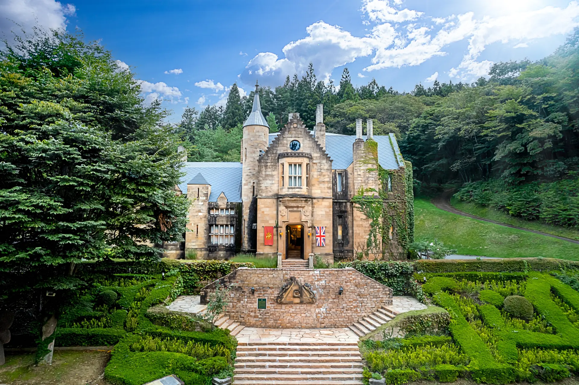 Lockheart Castle - Must-See, Access, Hours & Price | GOOD LUCK TRIP